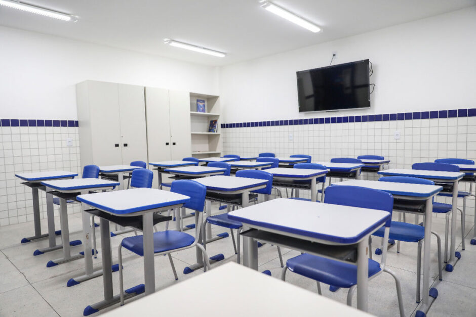 Ação de vereador no TCM pode resultar em demissão de 6 mil professores ...